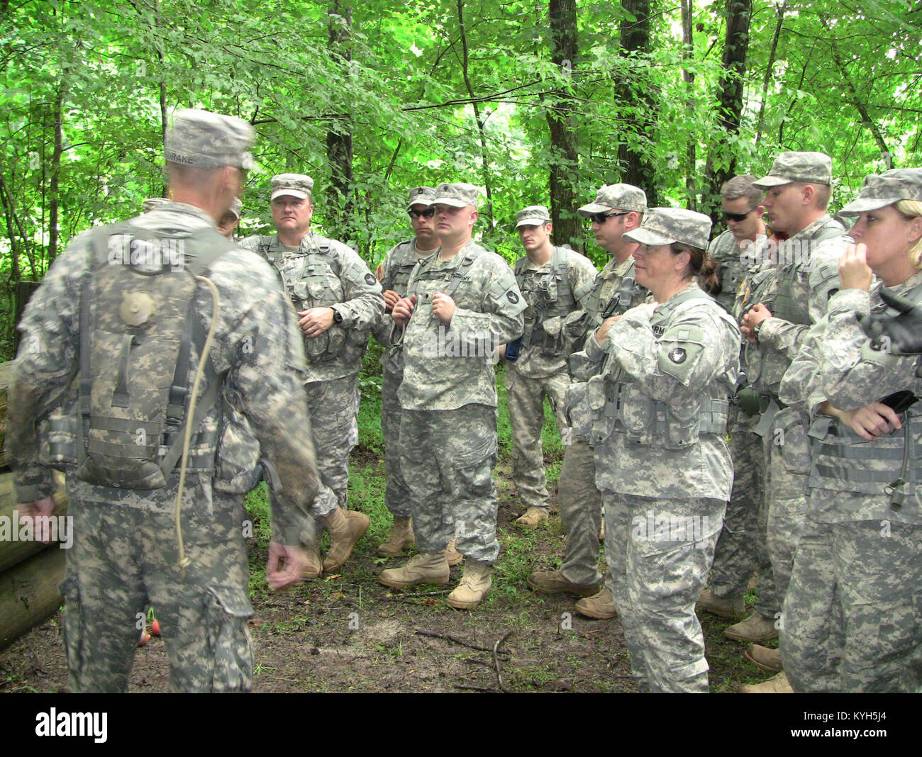 Bravo Co. 2nd Battalion, 147th Aviation Regiment conducts their annual ...