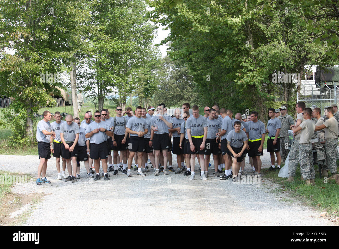 Bravo Co. 2nd Battalion, 147th Aviation Regiment conducts their annual ...