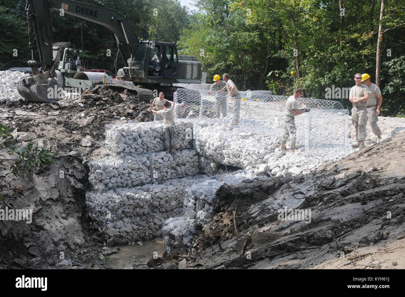 Soldiers from the 207th Horizontal Construction Company of Hazard, Ky ...