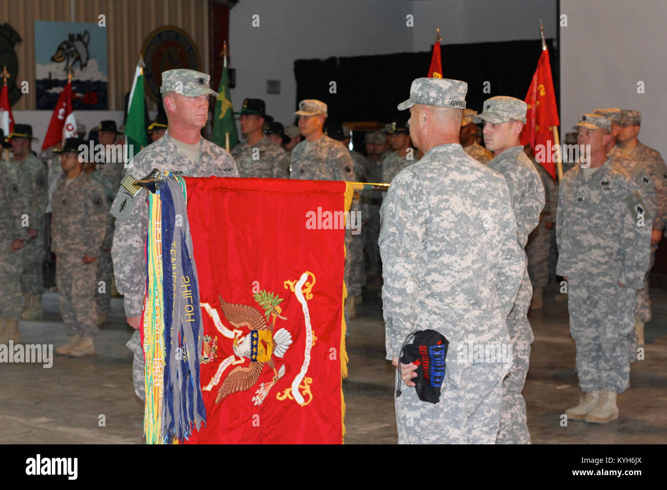 Uncase hi-res stock photography and images - Alamy