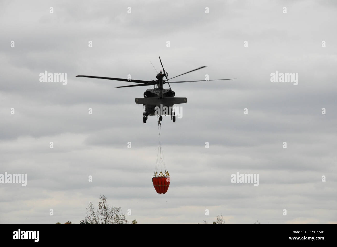 Bravo Company 2-147 AV, based out of Frankfort, Ky., conducts water ...