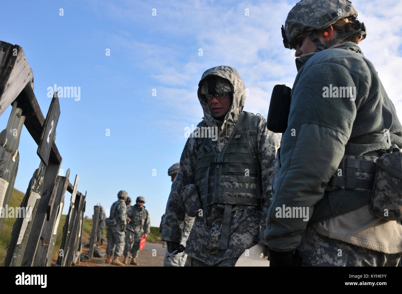 Soldiers from the Kentucky Army National Guard 751st Troop Command ...