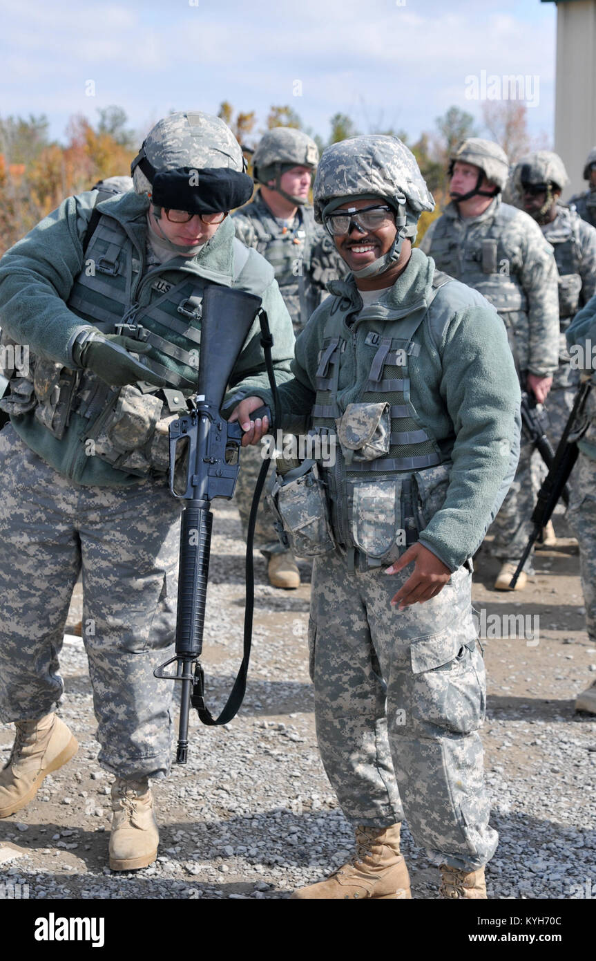 Soldiers from the Kentucky Army National Guard 751st Troop Command ...