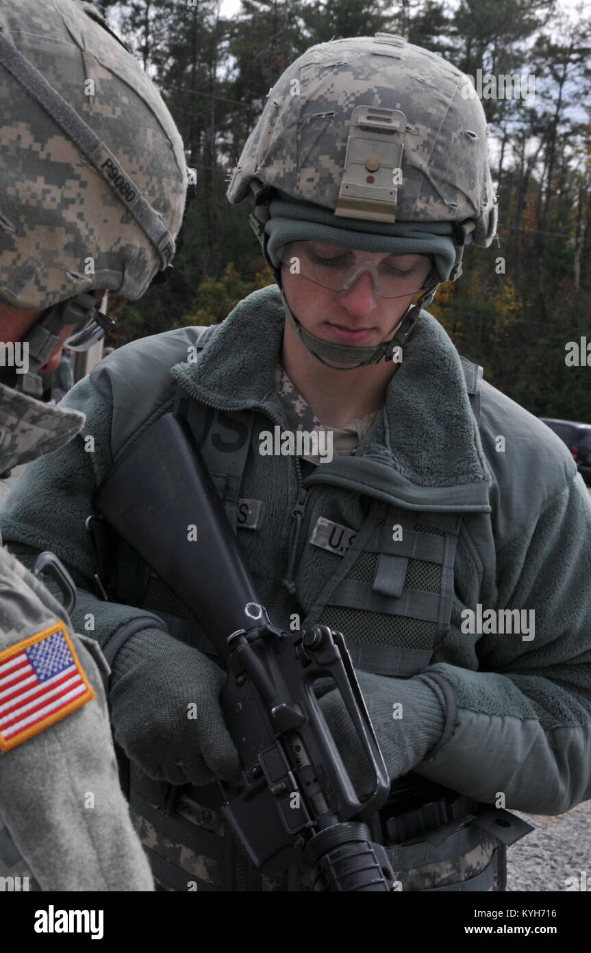 Soldiers from the Kentucky Army National Guard 751st Troop Command ...