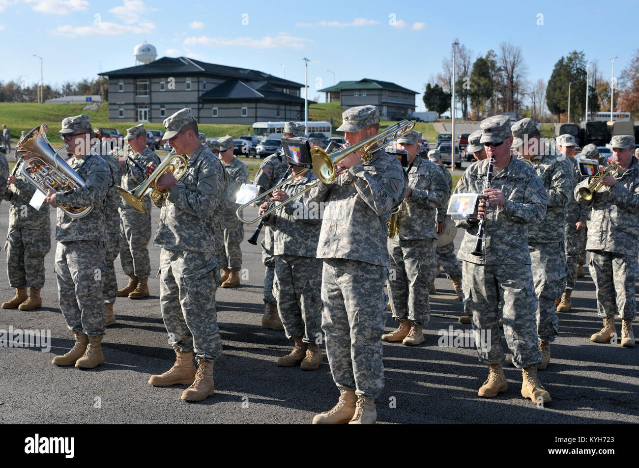 Kentucky Army National Guard 751st Troop Command conducts a change of ...