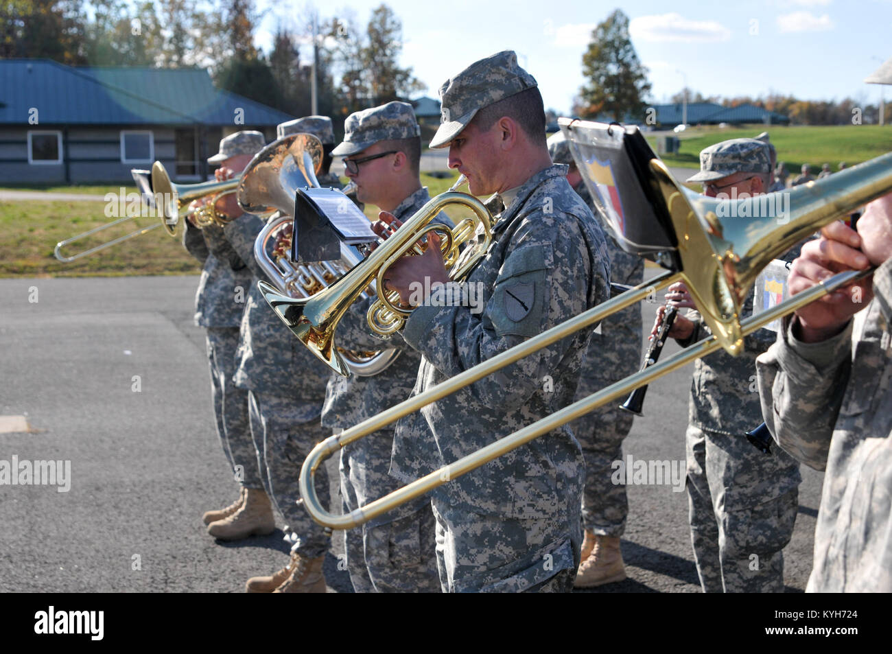 Kentucky Army National Guard 751st Troop Command conducts a change of ...