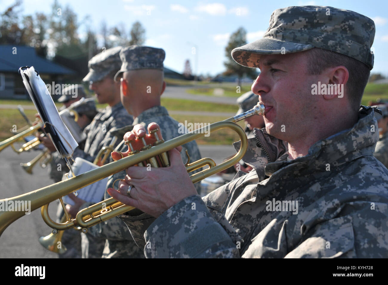 Kentucky Army National Guard 751st Troop Command conducts a change of ...