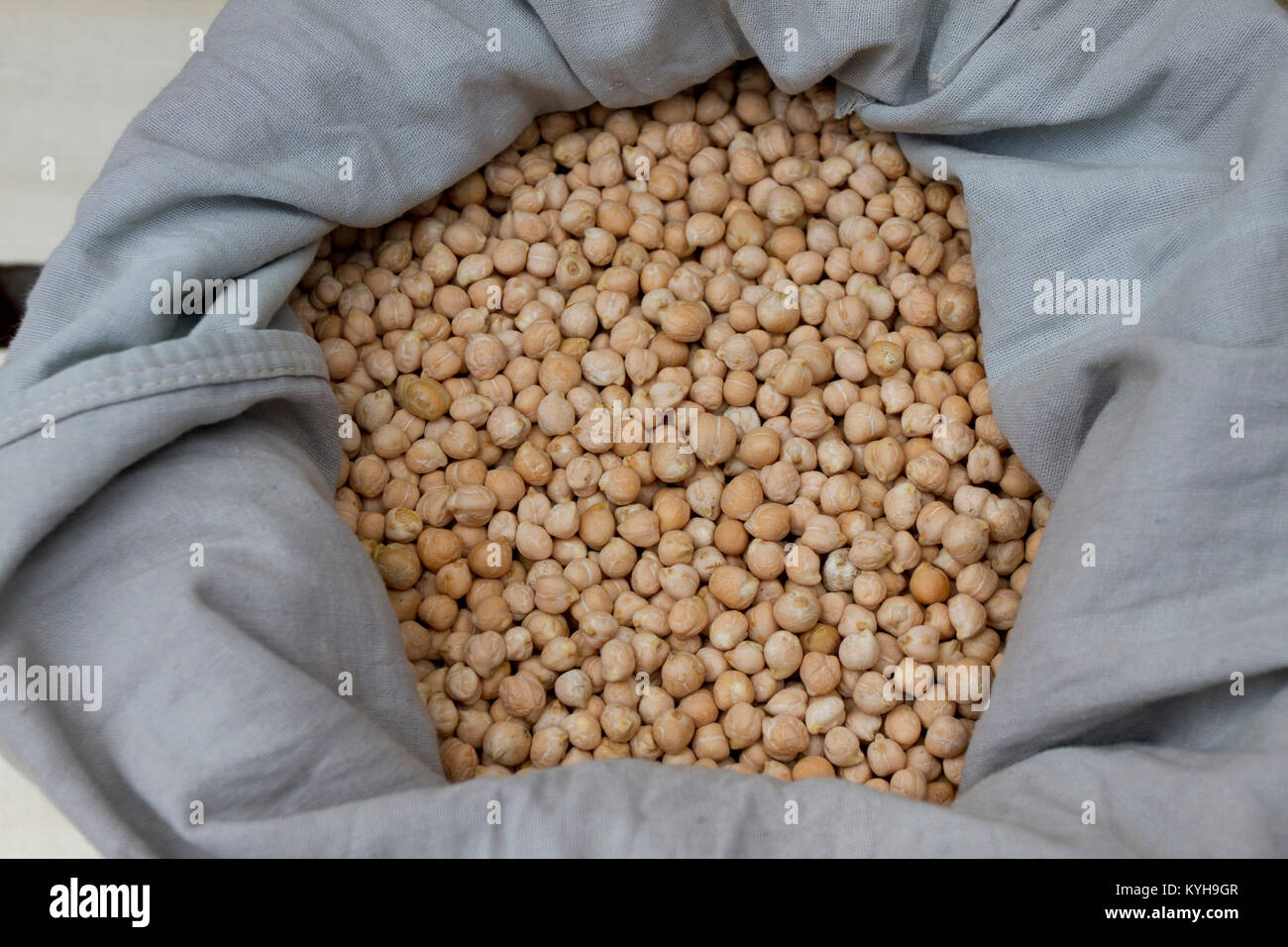 Premium chickpeas hi-res stock photography and images - Alamy
