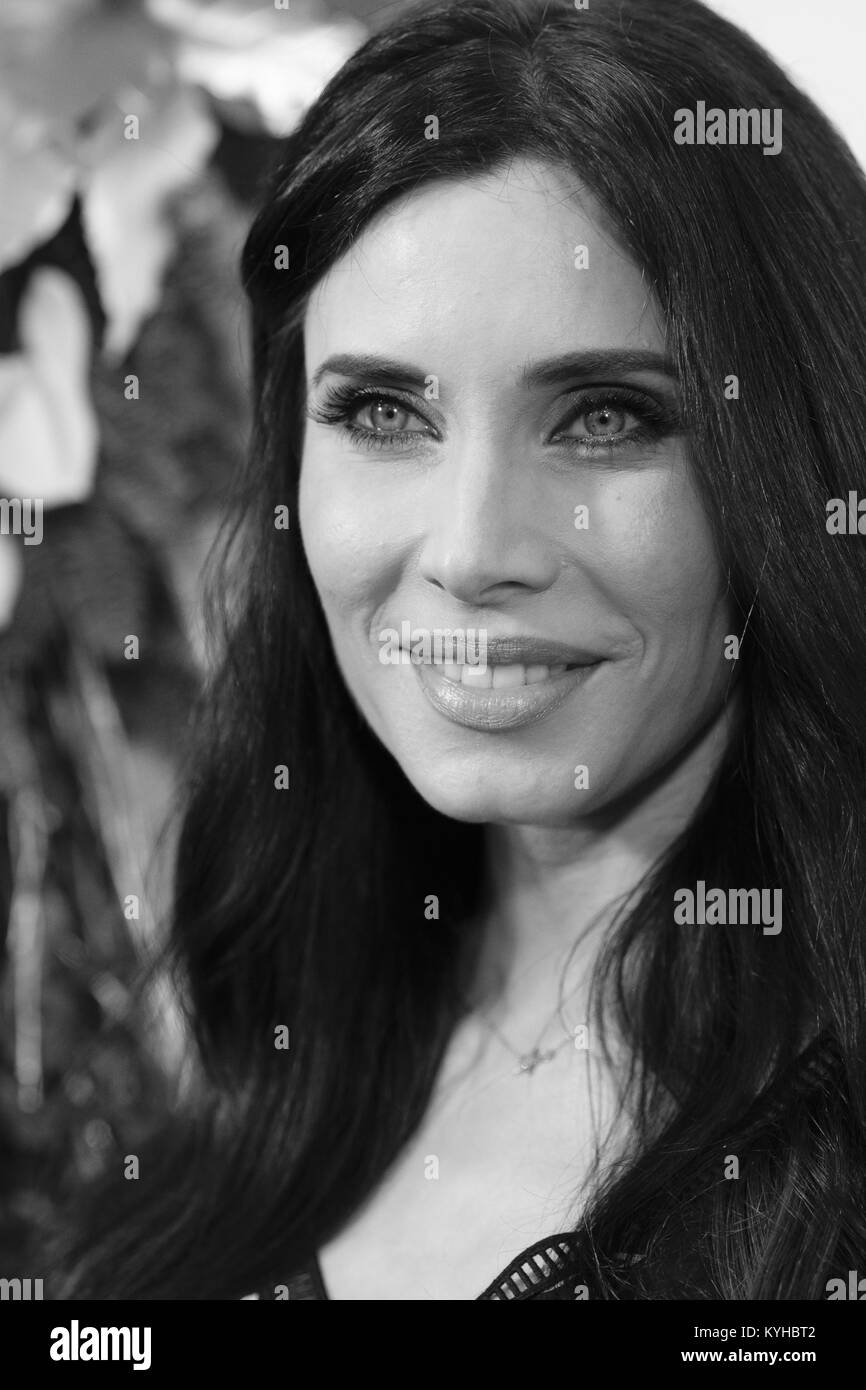 Pilar Rubio attends a photocall for the opening of clothing store Alma ...