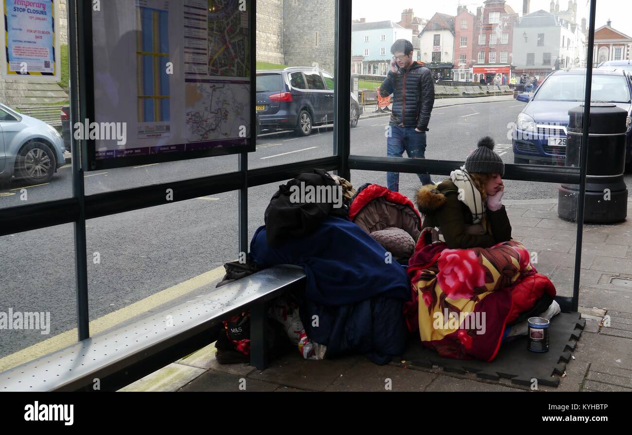 Homeless uk hi-res stock photography and images - Alamy