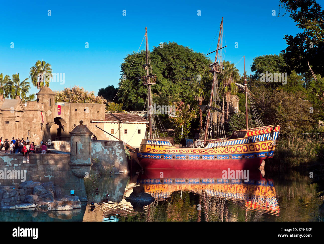 Isla Magica (Magic Island) Theme Park, Gate of America - The Fortress ...