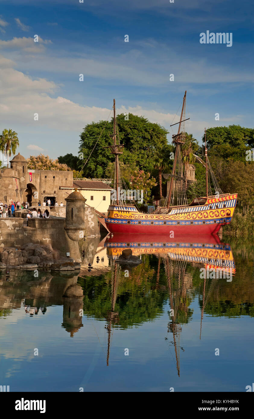 Isla Magica (Magic Island) Theme Park, Gate of America - The Fortress ...