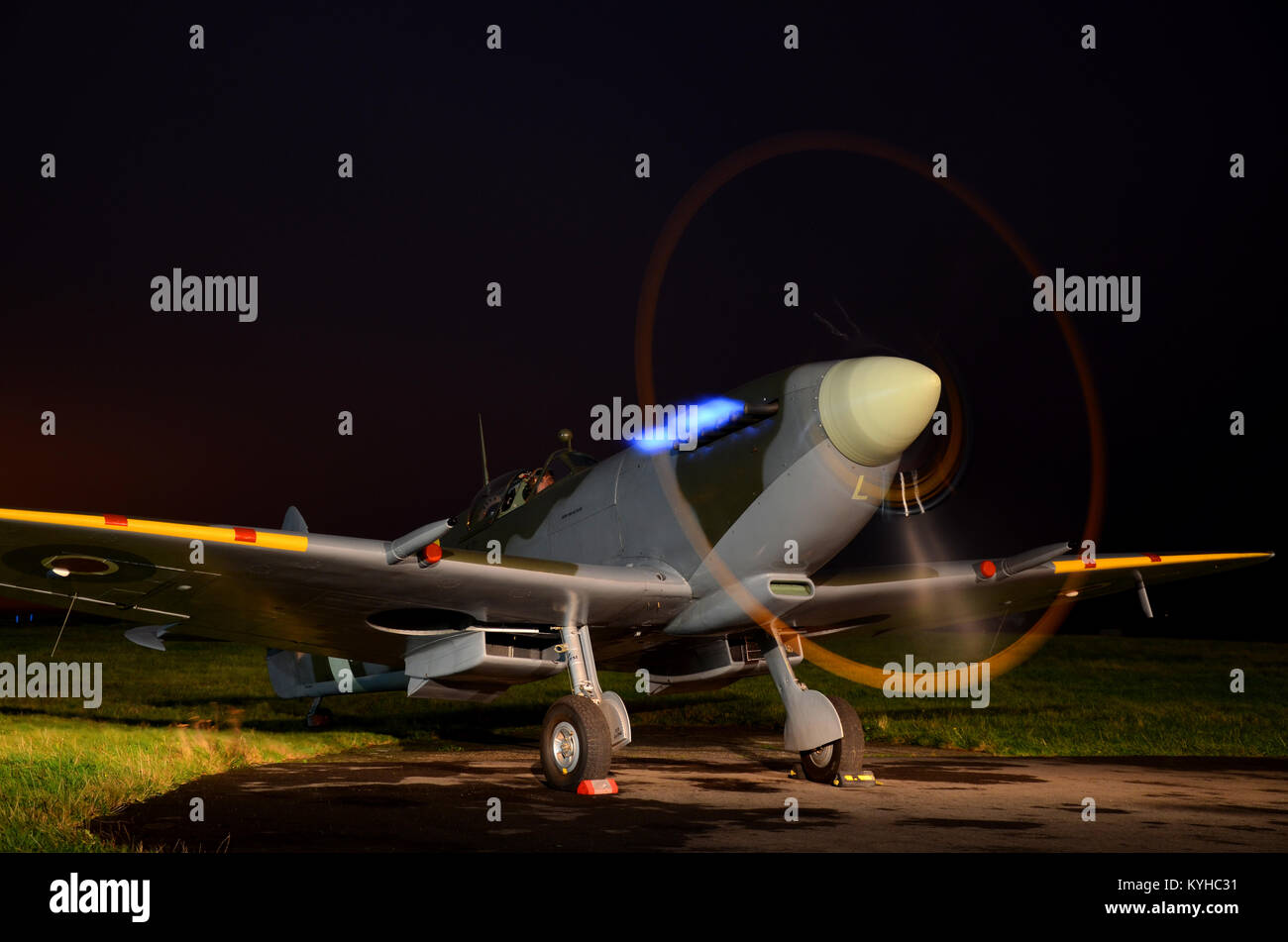 Fire airplane engine High Resolution Stock Photography and Images - Alamy