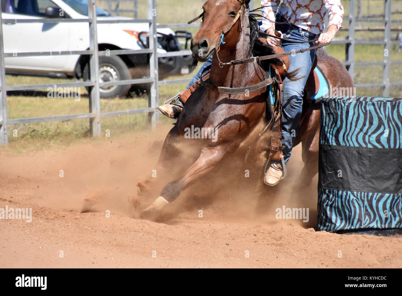 Cowgirls barrel racing hi-res stock photography and images - Alamy