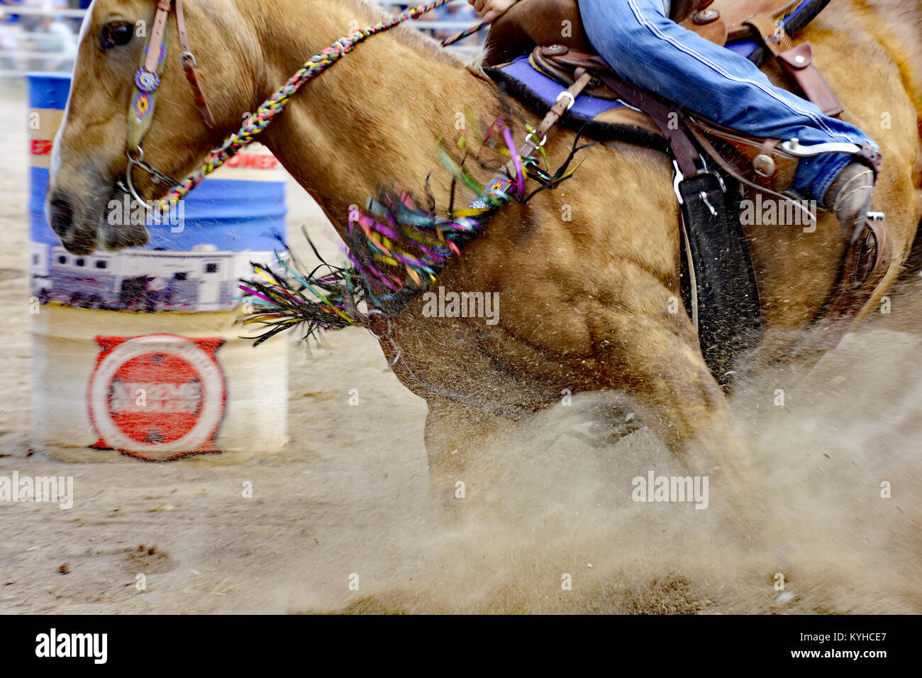 Cowgirls barrel racing hi-res stock photography and images - Alamy