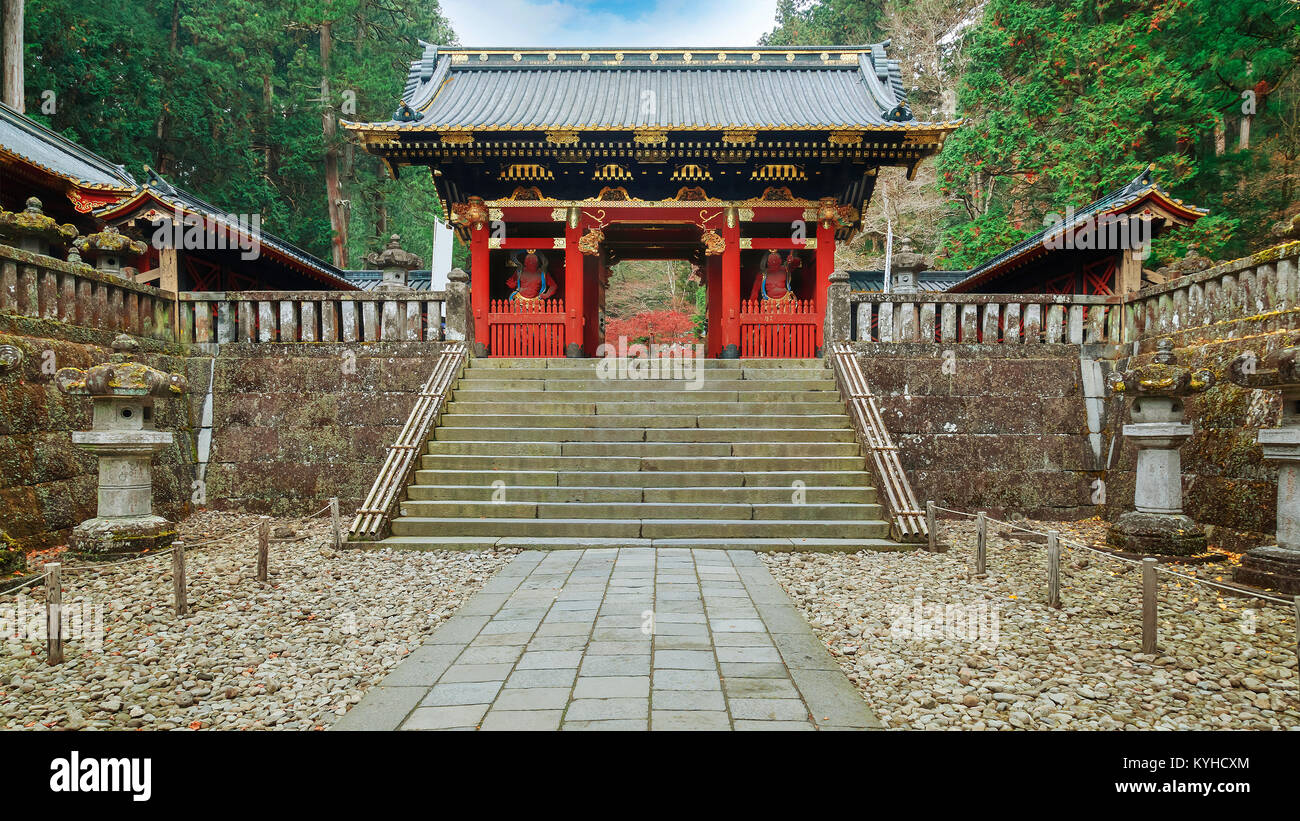 Nio-mon Gate at Taiyuinbyo - the Mausoleum of Shogun Tokugawa Iemitsu ...