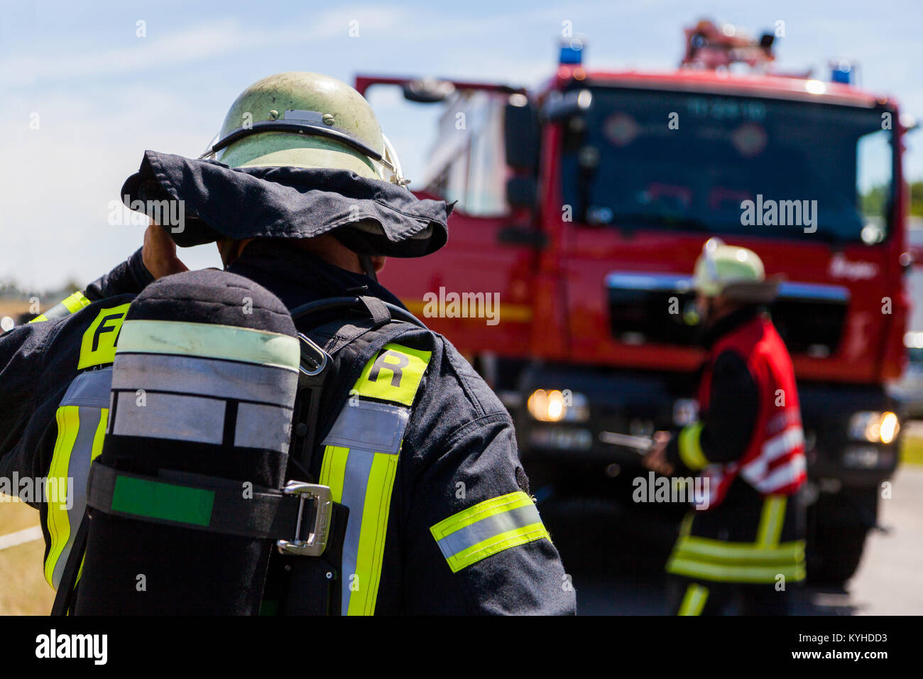 Feuerwehr hi-res stock photography and images - Alamy