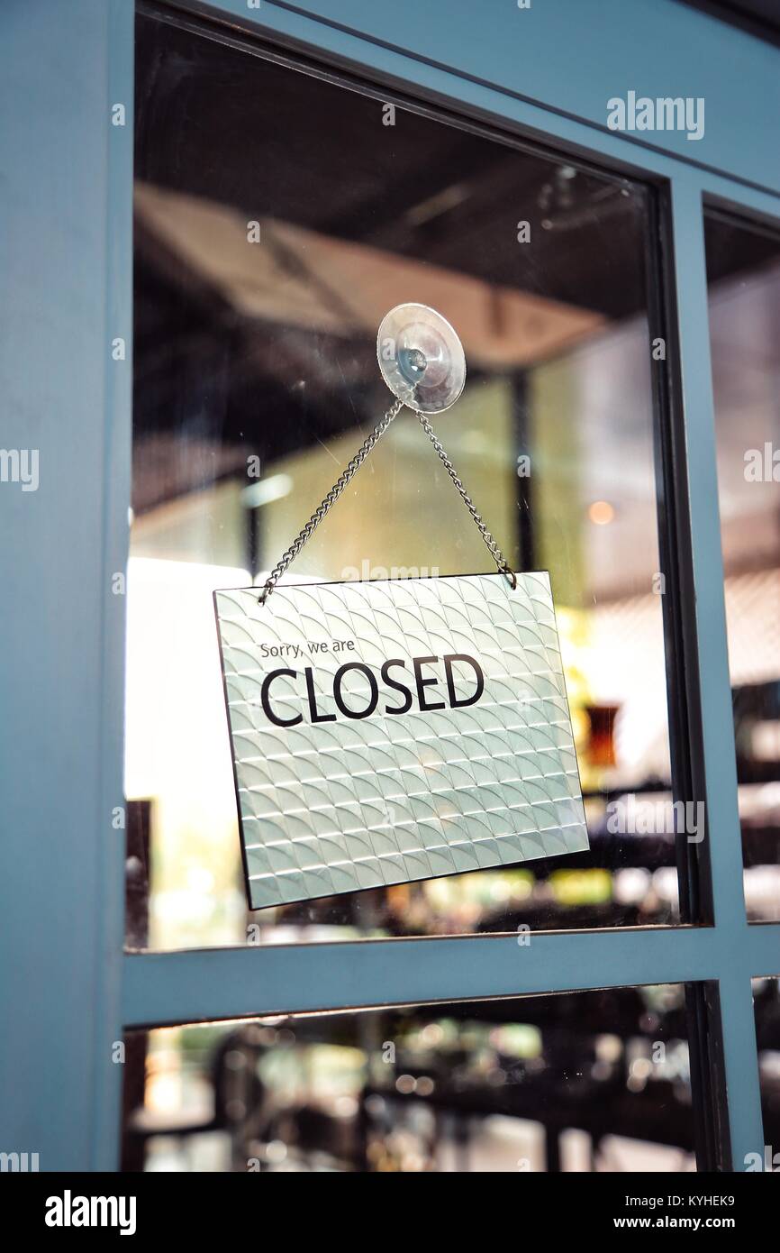 Shop shut door hi-res stock photography and images - Alamy