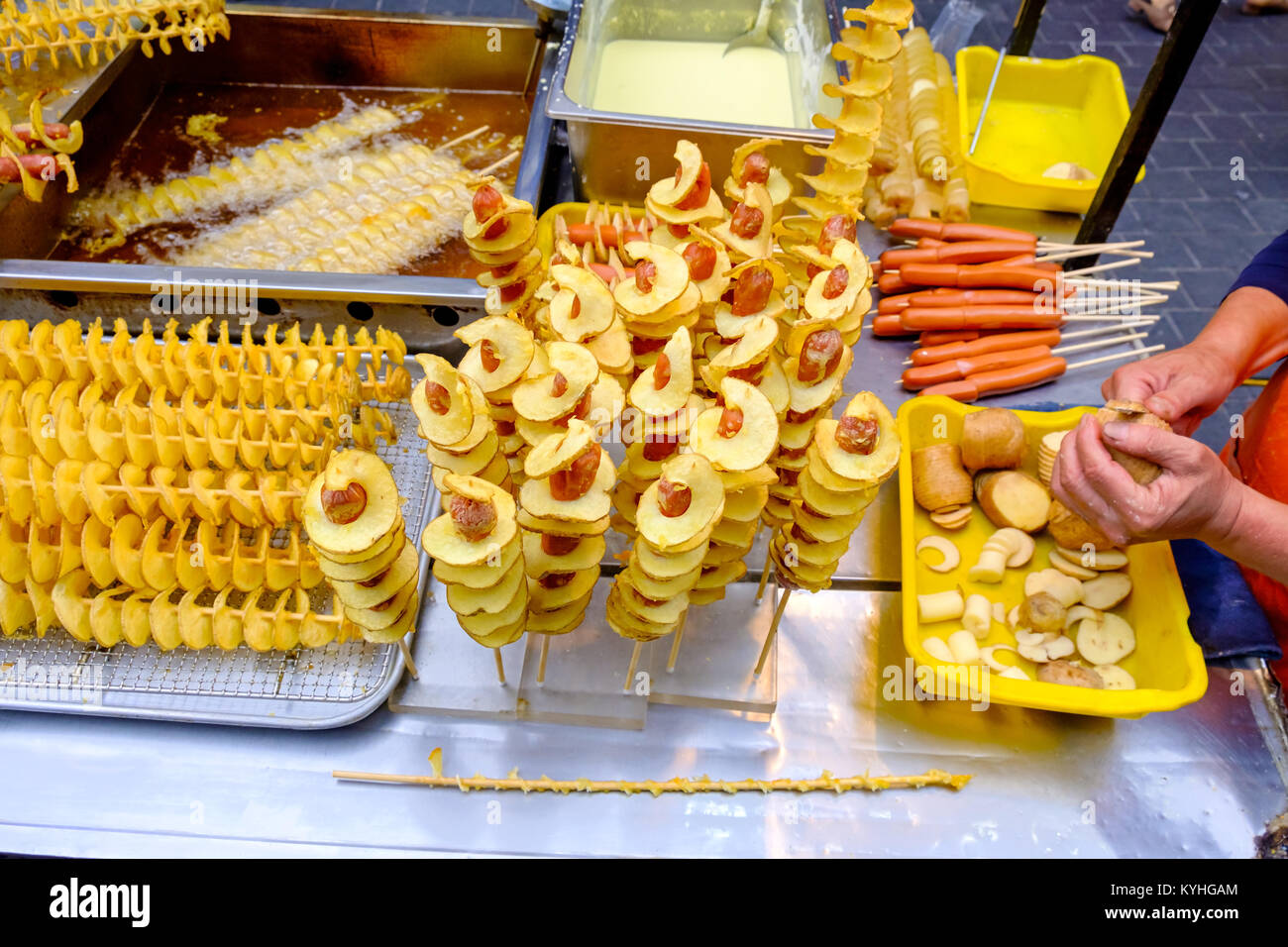 Hweori Gamja (Seoul Korean Street Food Stock Photo - Alamy