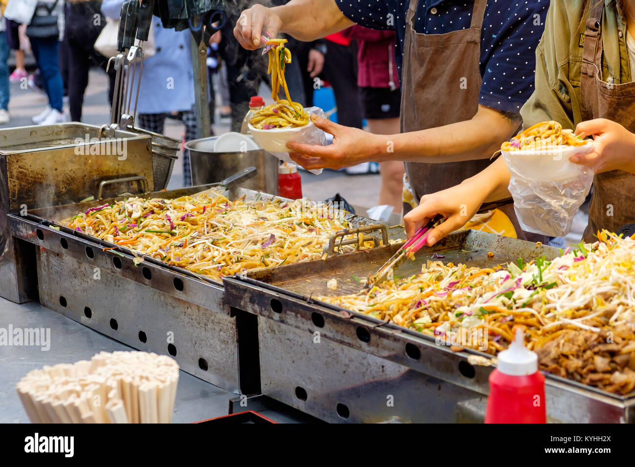 Korean Style Yaki Noodles (Korean street food Stock Photo - Alamy
