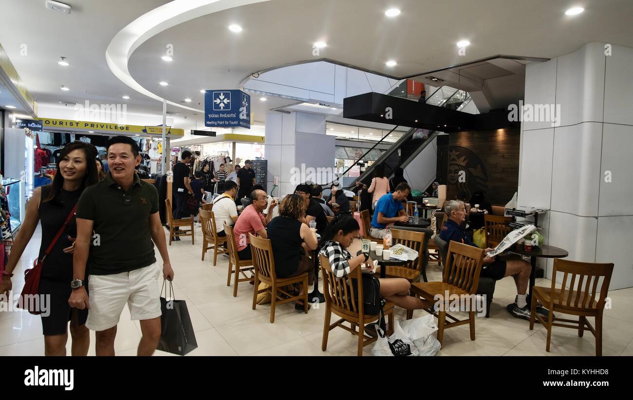 Platinum fashion mall bangkok hi-res stock photography and images - Alamy