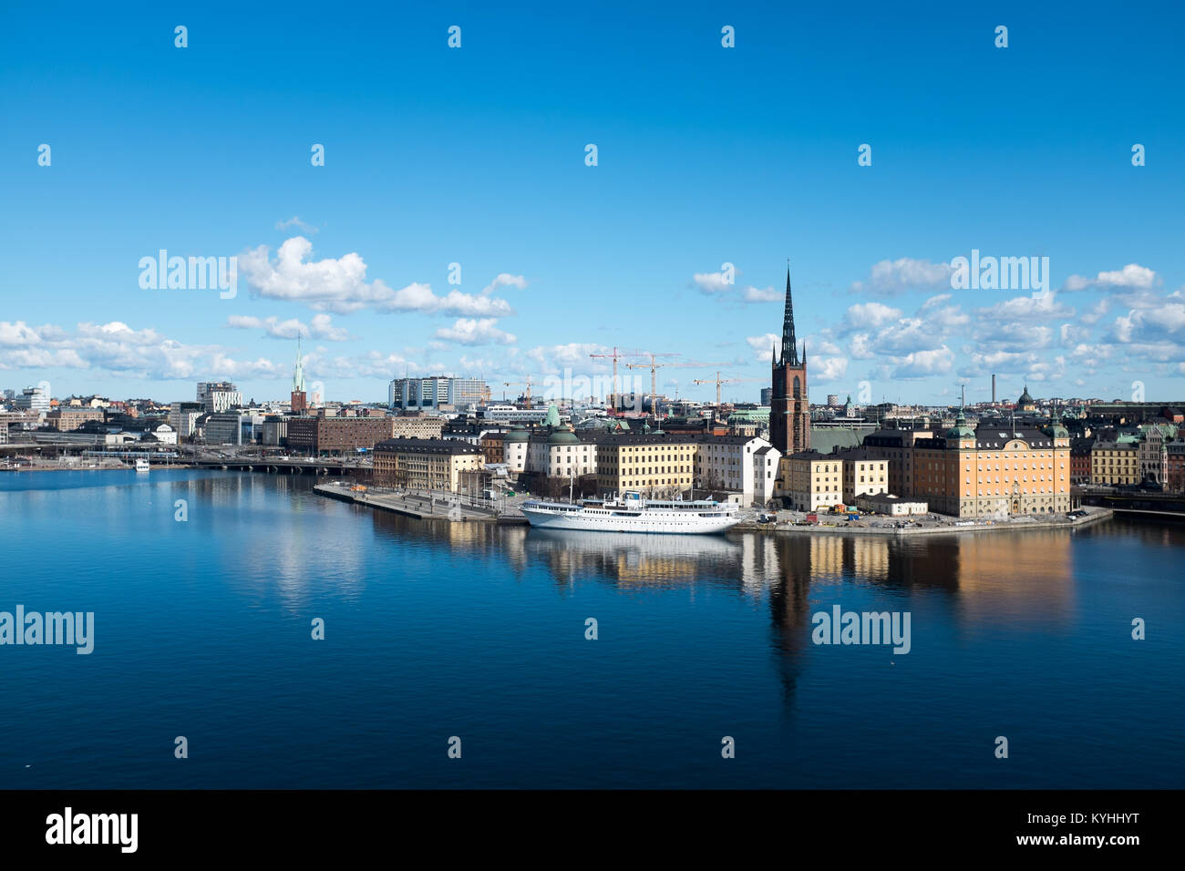 Sunset over the Riddarfjarden in Stockholm, Sweden from the Sodermalm ...