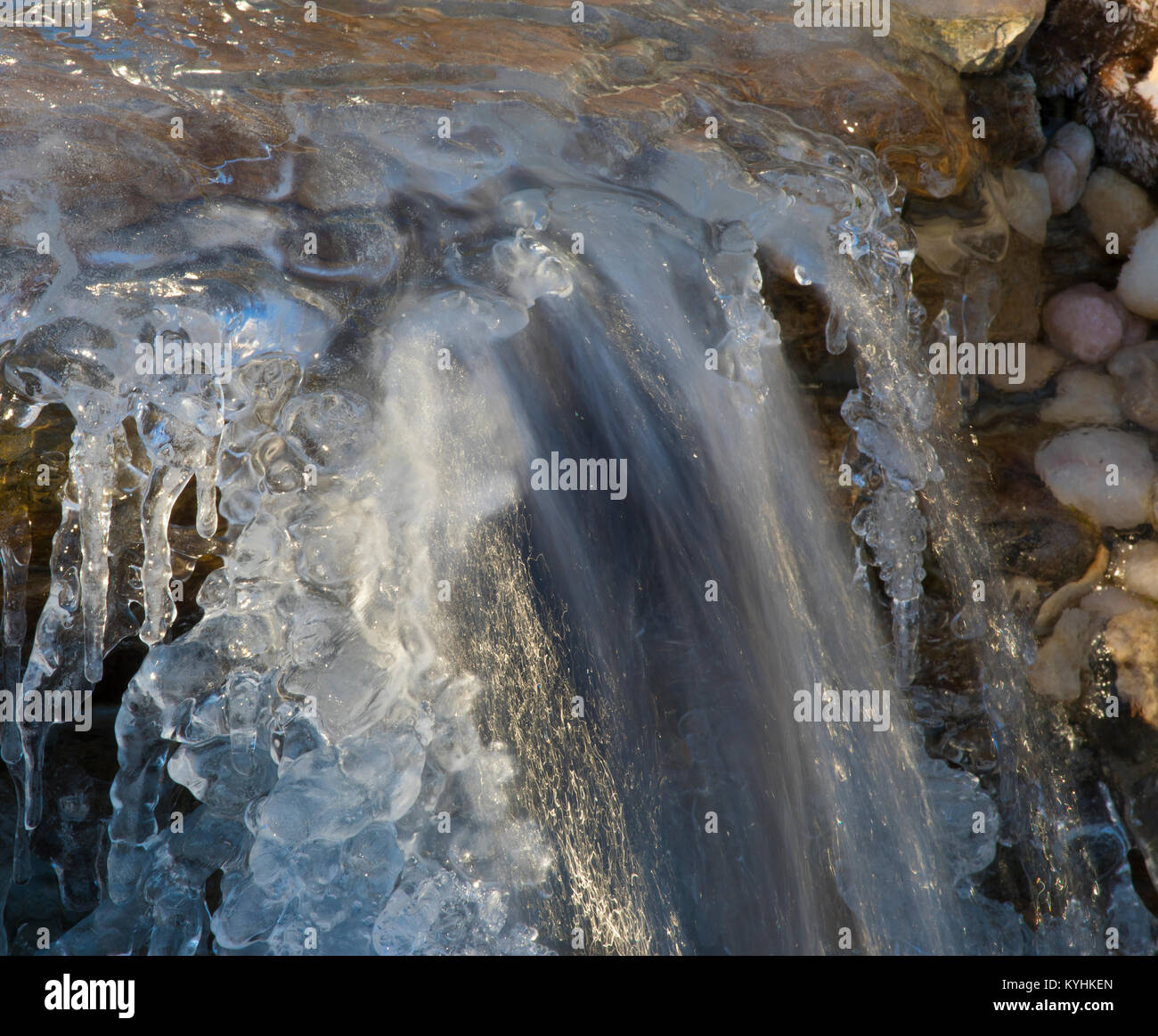 Frozen waterfall ice water dripping hi-res stock photography and images ...