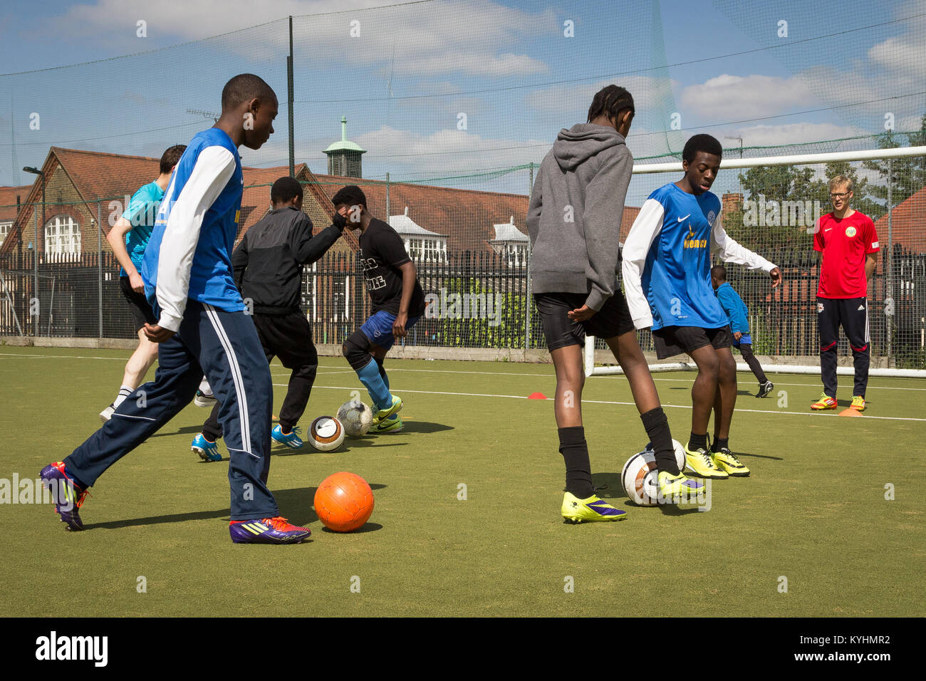 Park View Rangers FC training session as part of the FA's Mash Up ...