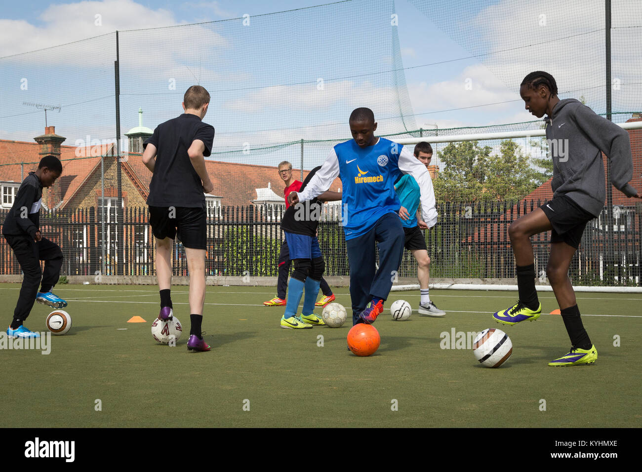 Park View Rangers FC training session as part of the FA's Mash Up ...
