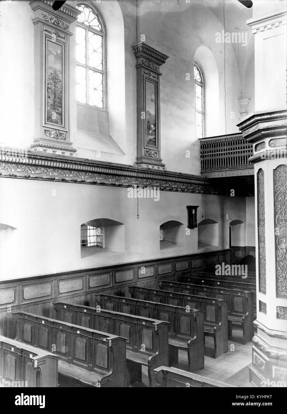 The Slonim Synagogue in Belarus, photographed in 1930, is an ...