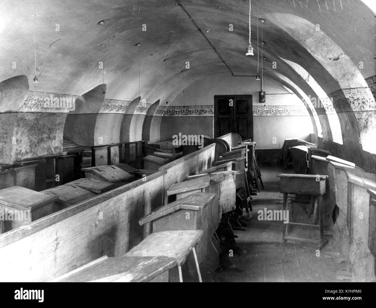 A 1930 photograph of the Słonim Synagogue in Belarus, one of the oldest ...