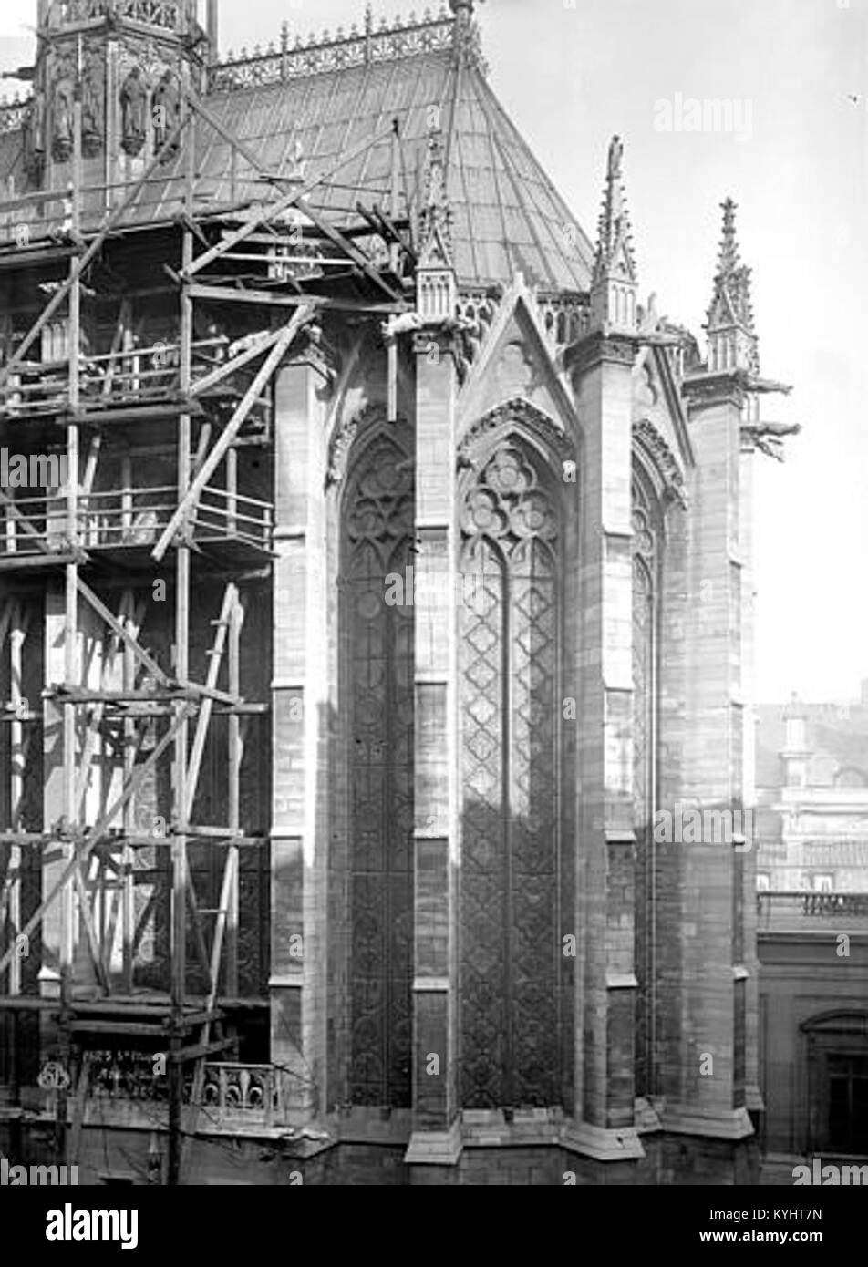 The apse of Sainte-Chapelle in Paris, a masterpiece of Gothic ...