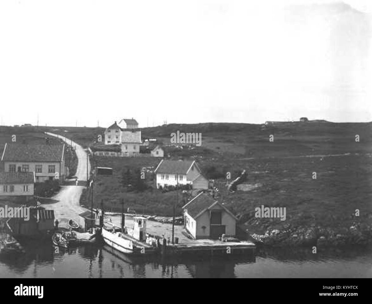 A 1932 photograph of Salhus, featuring Salhusfärgen, a traditional ...
