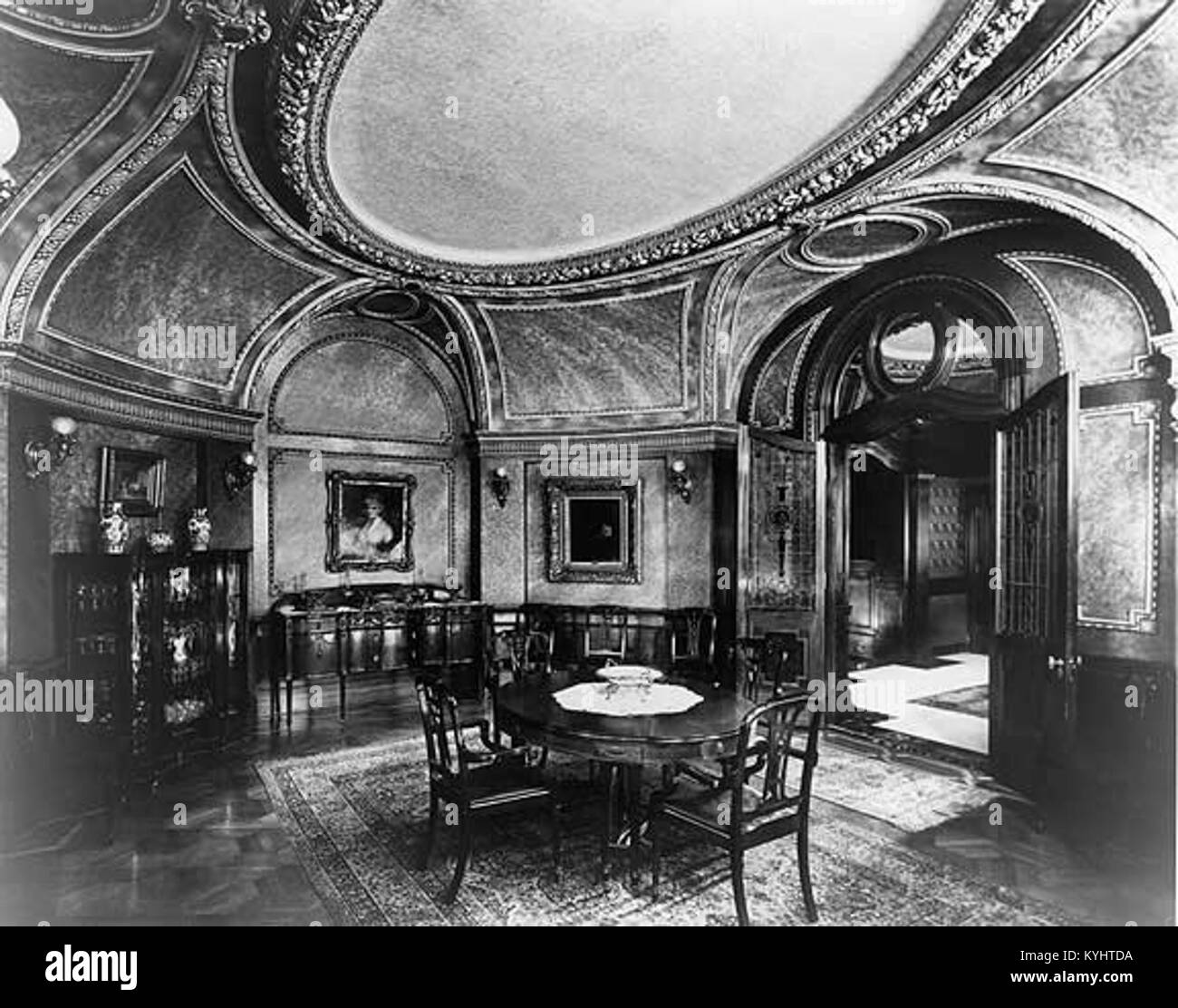 Canada quebec house Black and White Stock Photos & Images - Alamy