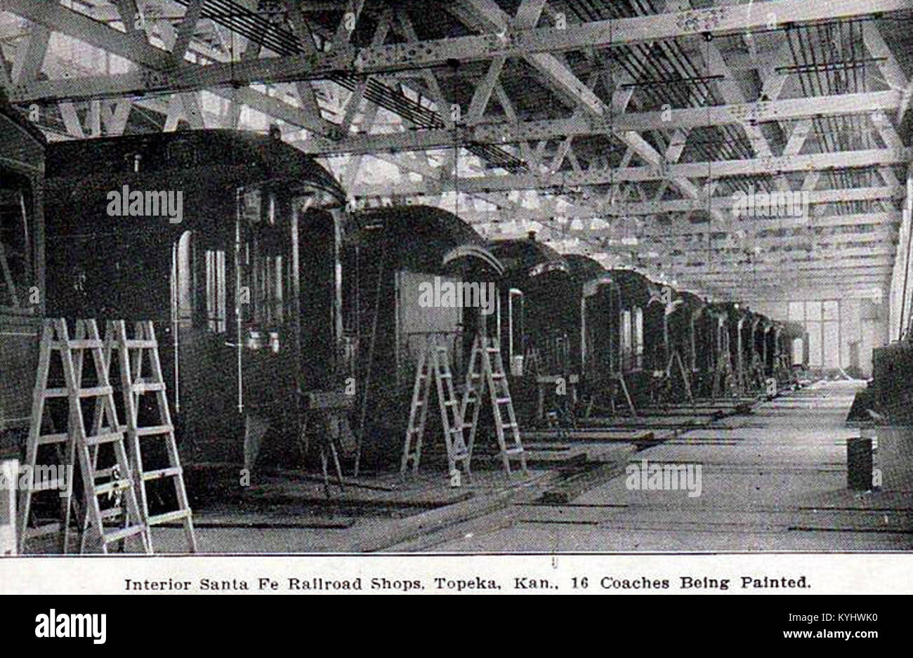 Santa Fe shop, Topeka Kansas painting cars Stock Photo - Alamy