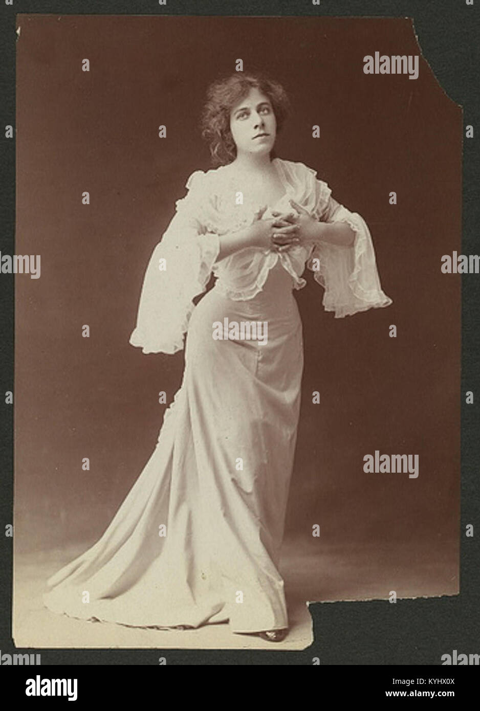 Sarah bernhardt iconic stage actress hi-res stock photography and ...