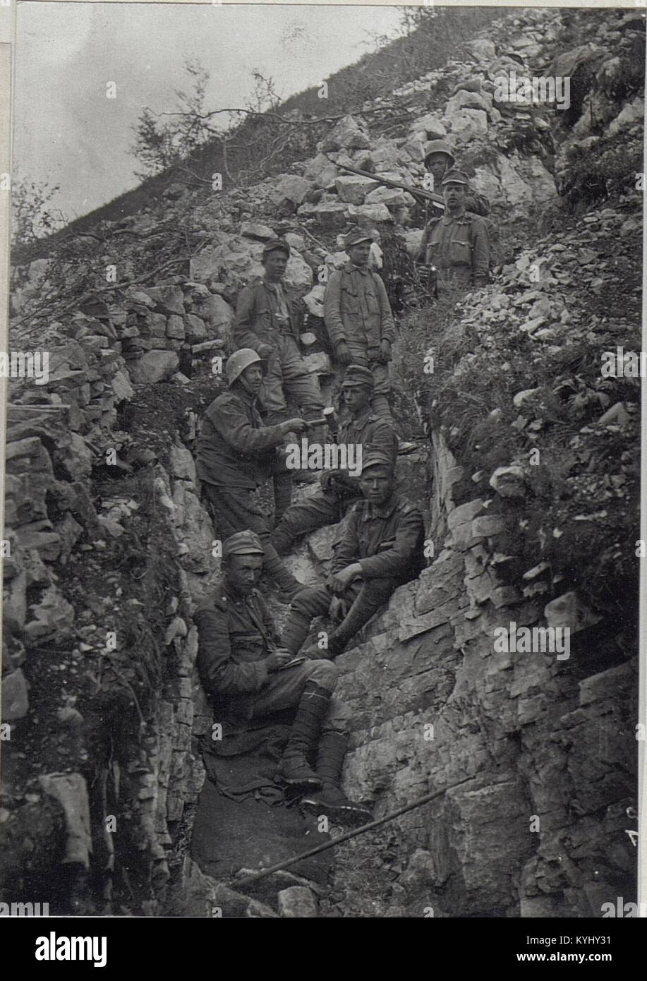 This image illustrates the construction of defensive fortifications ...