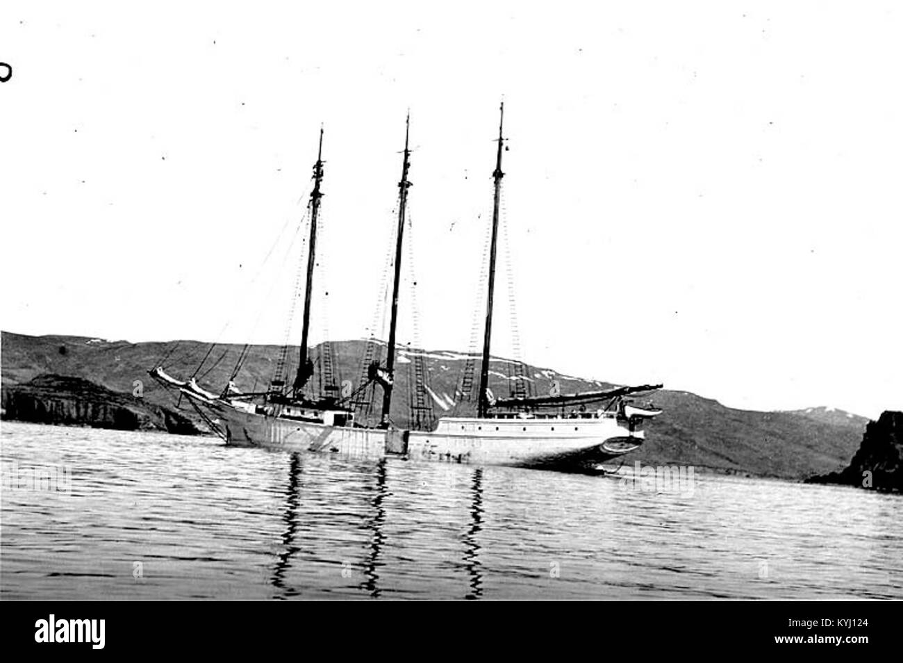 Schooner GOLDEN STATE loading fish at Unga, Alaska, nd (COBB 227 Stock ...