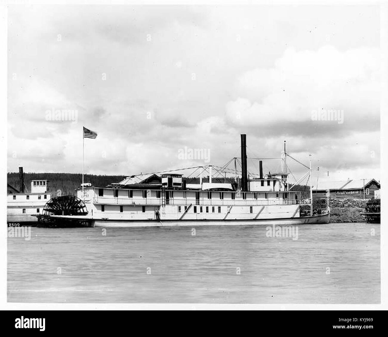 Stern wheel steamer MONARCH at dock circa 1904, exemplifying early 20th ...