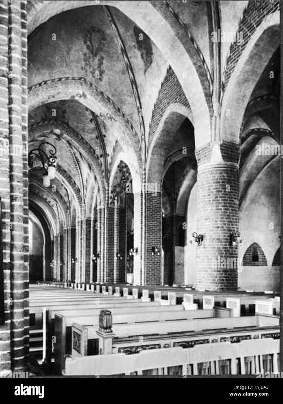 Windows arch in arches Black and White Stock Photos & Images - Alamy