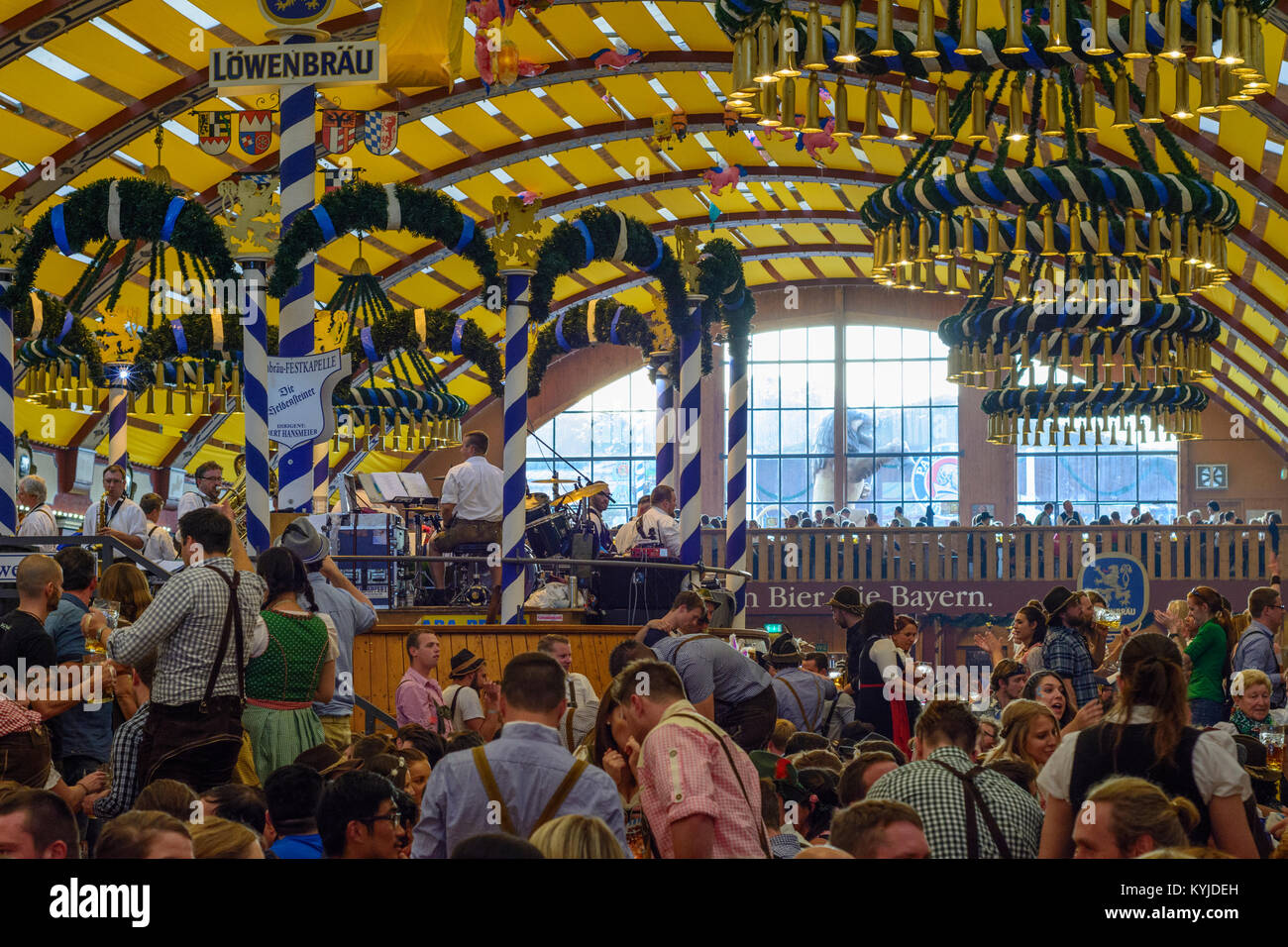 München, Munich: Oktoberfest beer festival: beer tent of Löwenbräu ...