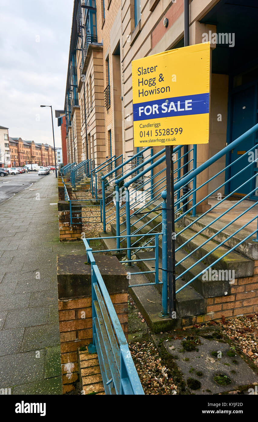 For Sale sign in a residential area in Glasgow, UK Stock Photo - Alamy