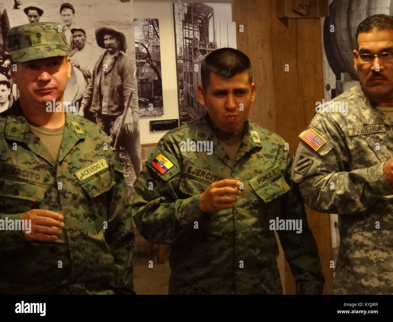 US military army National Guard maintainers Stock Photo - Alamy