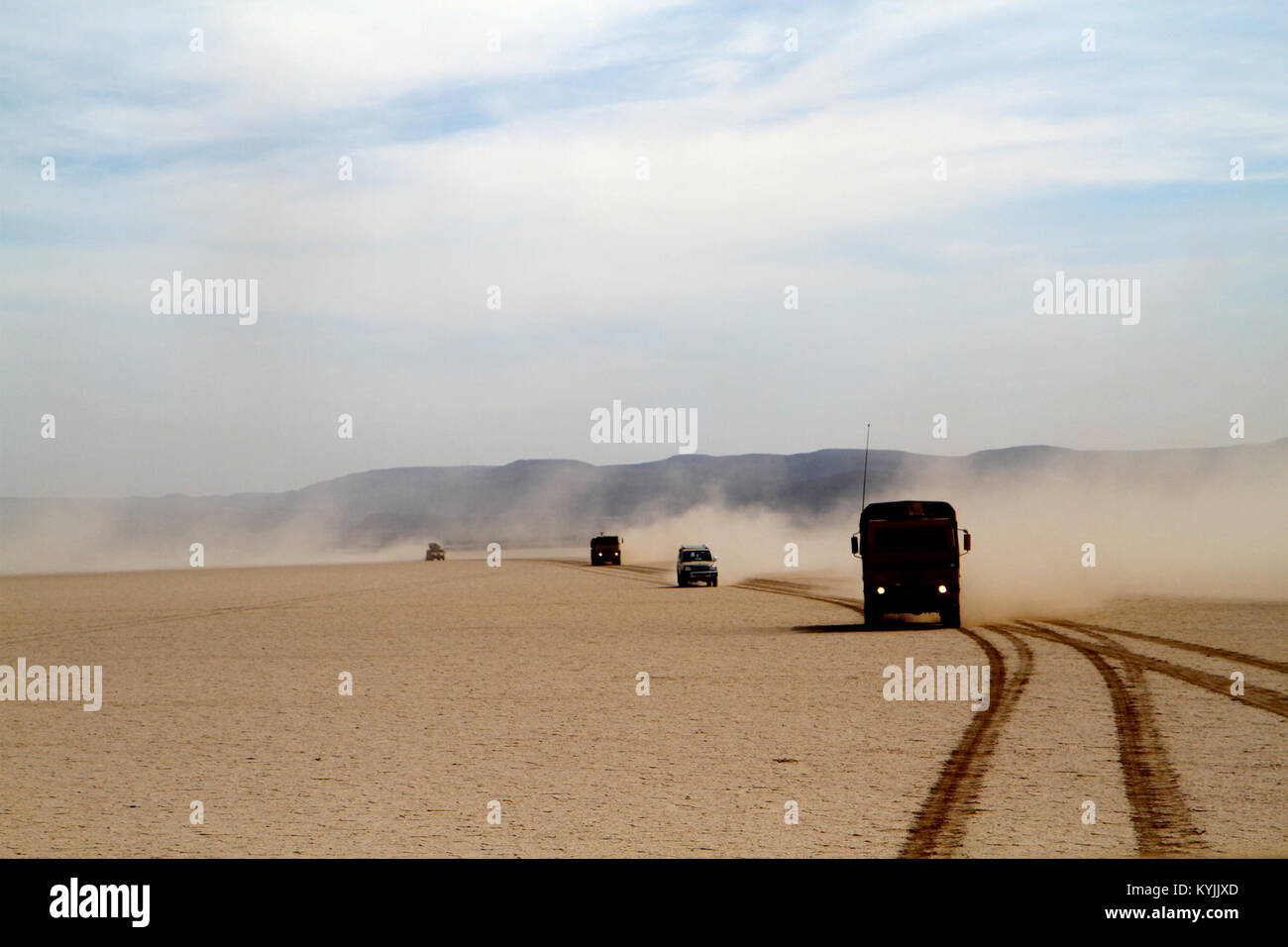 US military fighting in the desert Stock Photo - Alamy