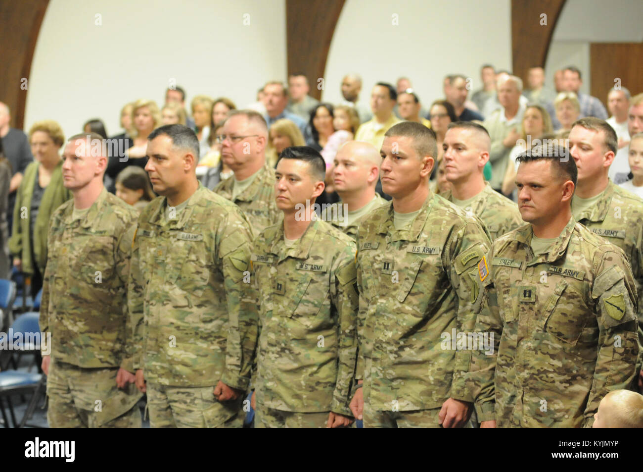 Soldiers of the 613th Engineer Facilities Detachment are welcomed back ...