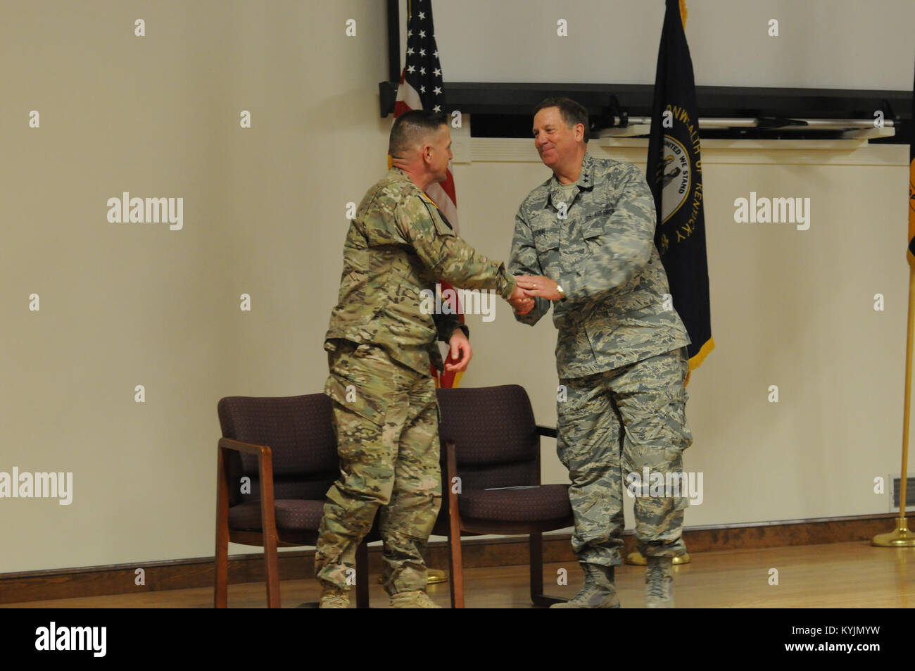 Soldiers of the 613th Engineer Facilities Detachment are welcomed back ...