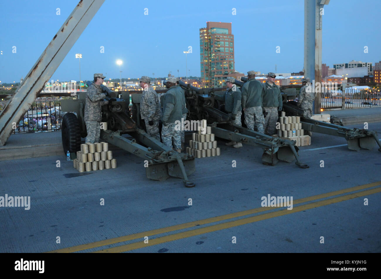 Kentucky Guardsmen of the 138th Fires Brigade, 198th Military Police ...