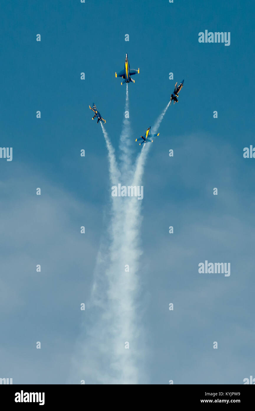 The U.S. Navy Blue Angels practice their aerial demonstration routine ...