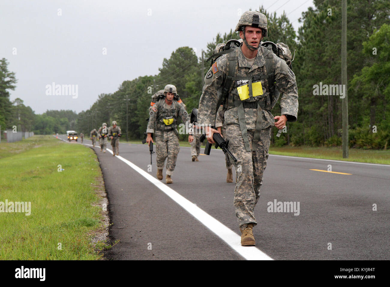 U s army soldiers compete in hi-res stock photography and images - Alamy