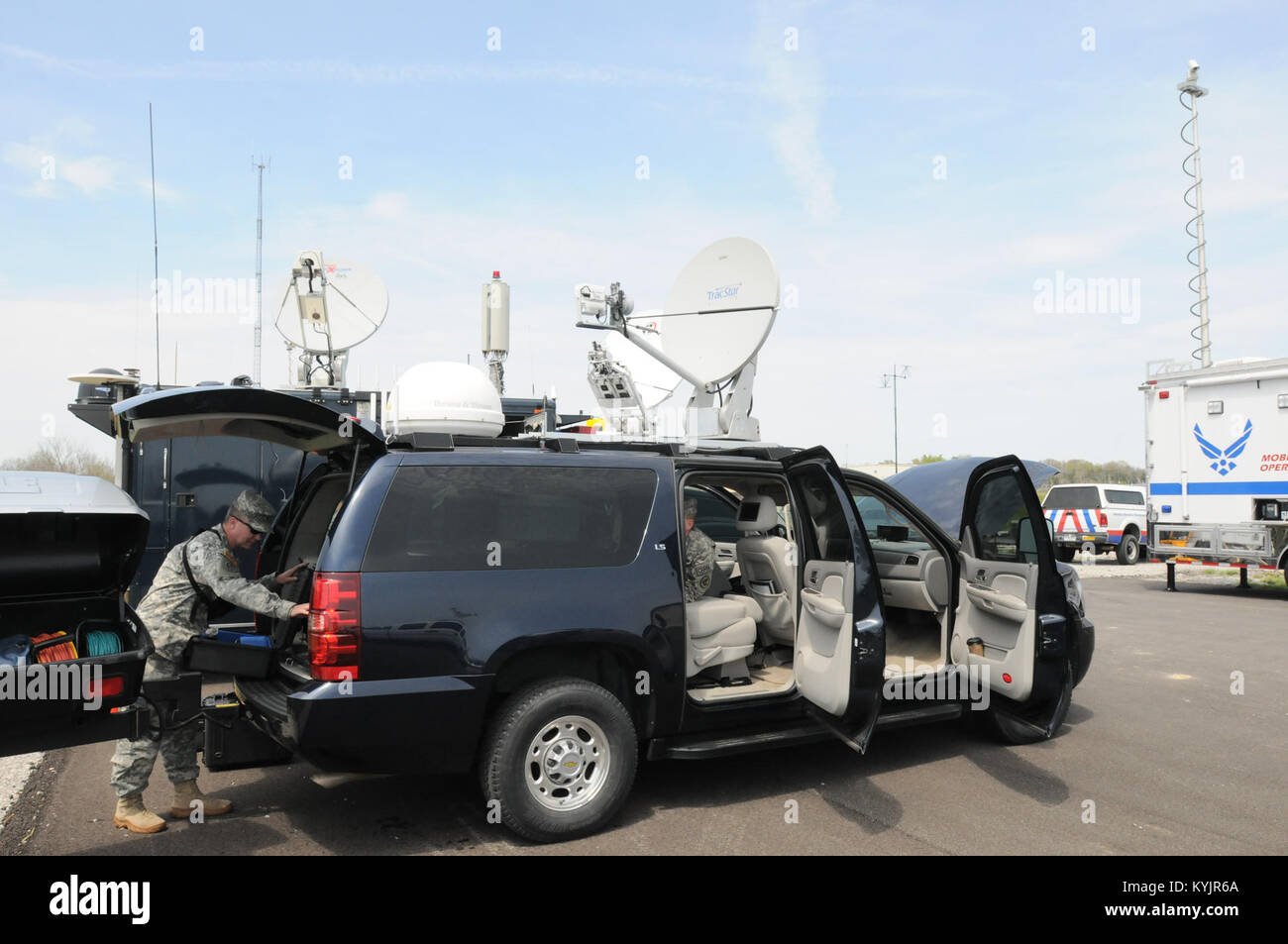 Members of the 41st Civil Support Team work as part of a multi-agancy ...
